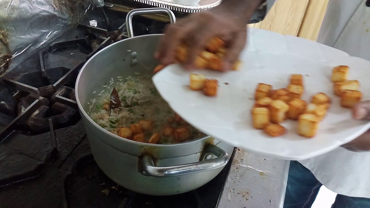 How to make easy home made Matar Paneer Pulao - Chief PAUL SAMAR ...