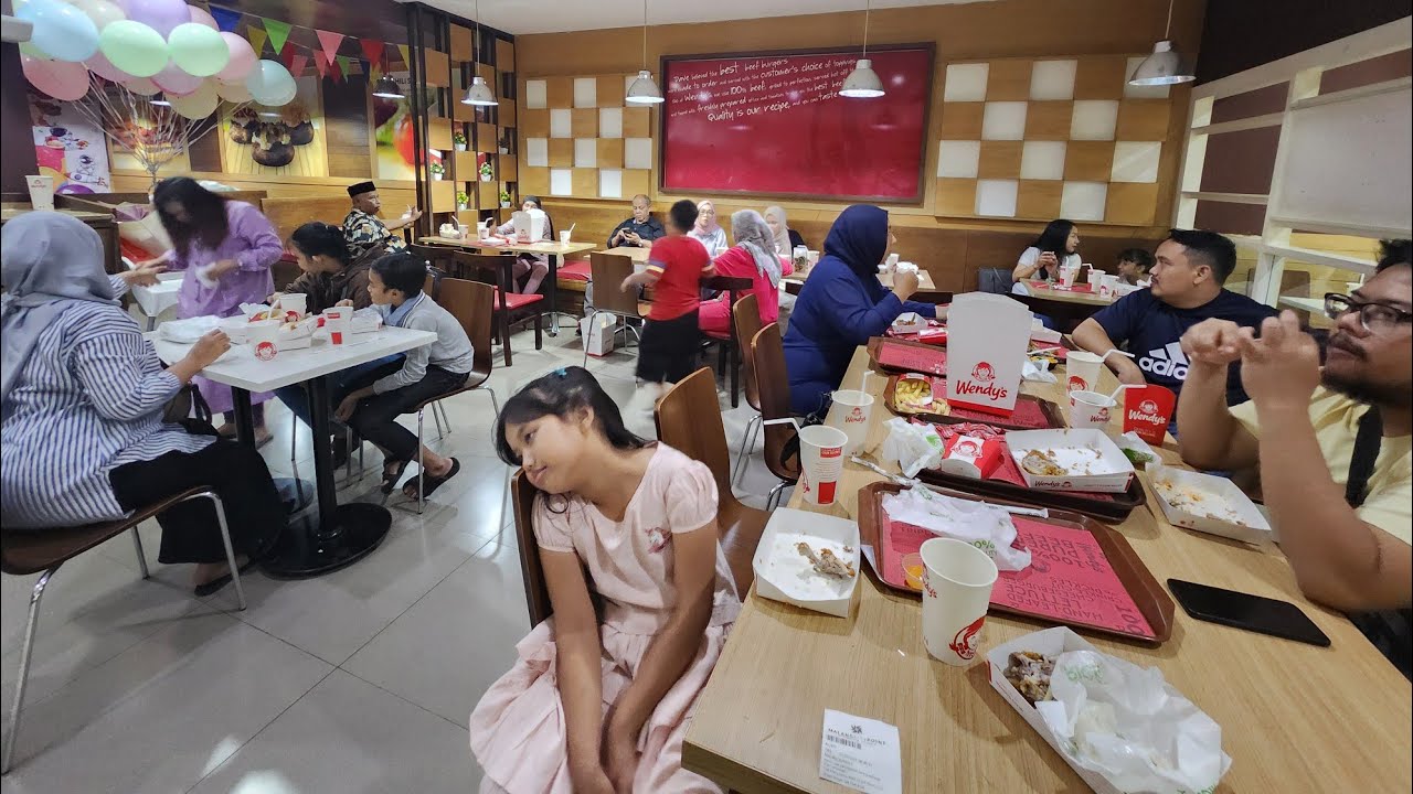 CIA SURPRISE BIRTHDAY'S DINNER WITH FAMS 👻 💜 🥰 🎂 - YouTube