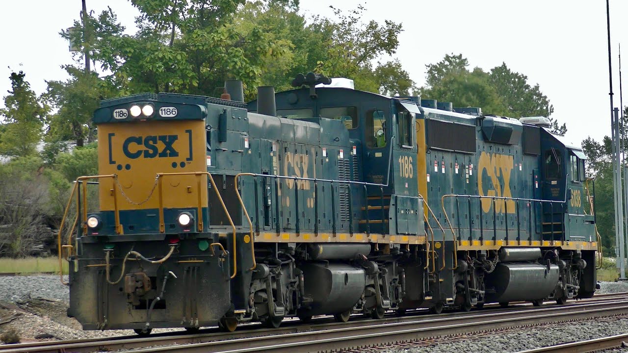 Rare CSX Switcher Leads a Local - YouTube
