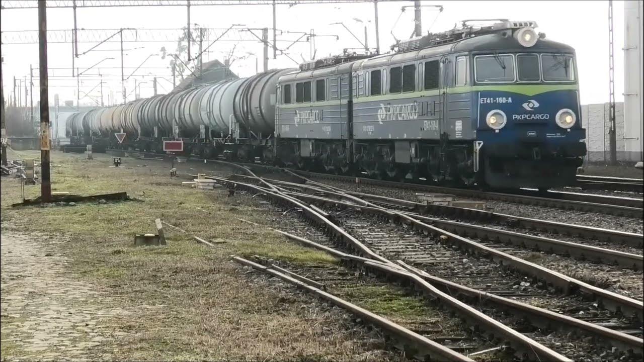 Mijanka Bomby ET40-31 z Jamnikiem ET41-160 PKP Cargo Kuźnia Raciborska 17.02.2024r. - YouTube