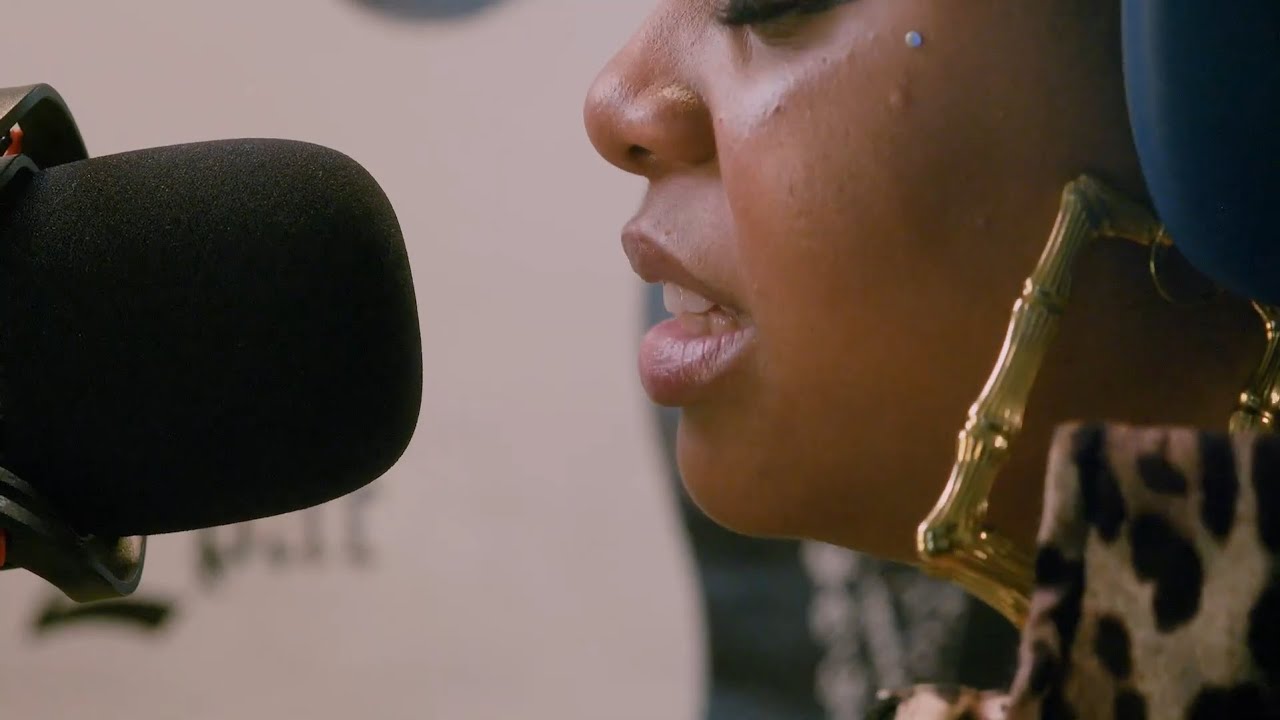 Angel Chrisztina - No Riddle (Official Music Video) - YouTube
