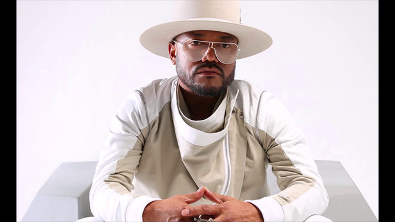 The Black Eyed Peas - The Apl Song - YouTube