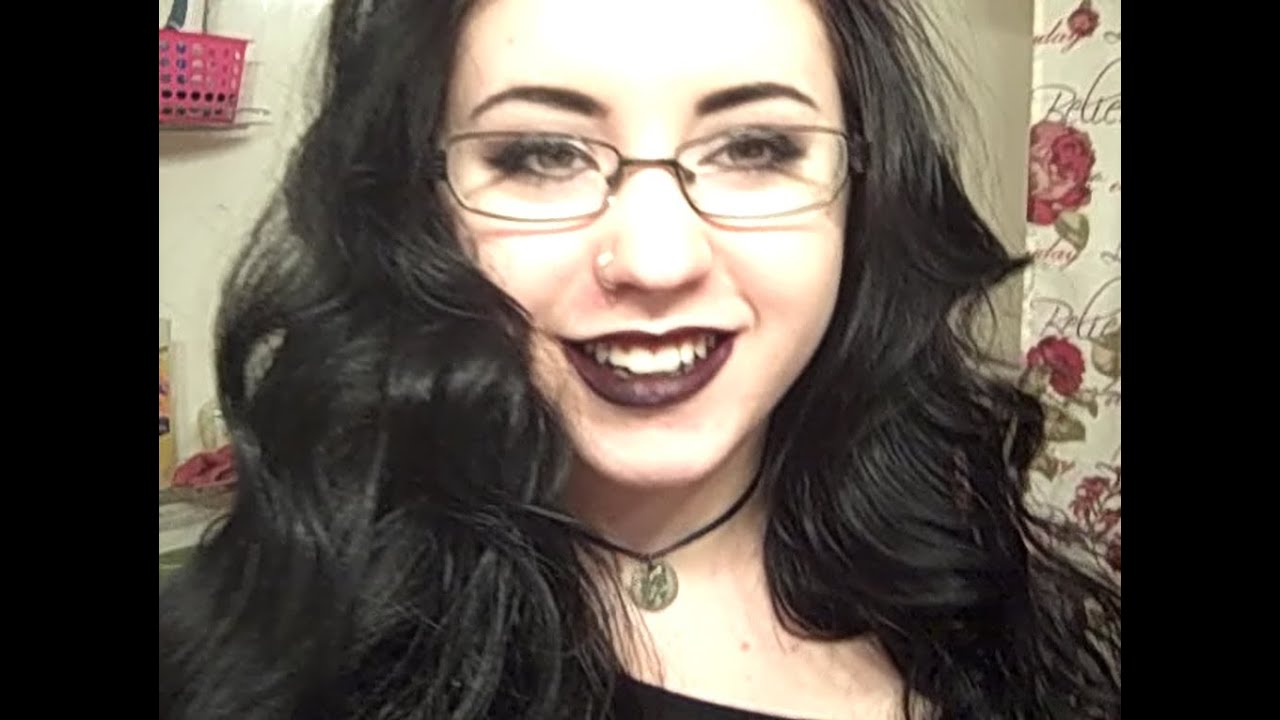 Goth OOTD: Simple Summer Look + Mini Review - YouTube