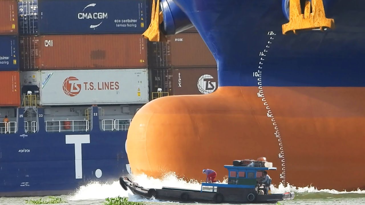 Too Big When See The Bow Of The Giant Ship Running On The Water | 4K ...