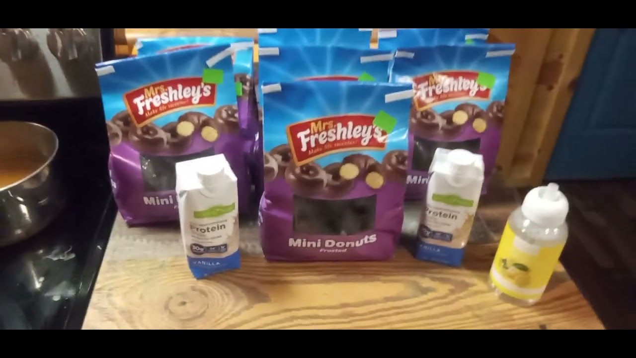 DUMPSTER DIVING Chocolate Breakfast 🍳 #shorts - YouTube