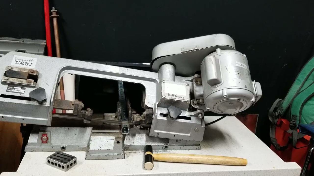 How a Horizontal Band Saw Works - YouTube