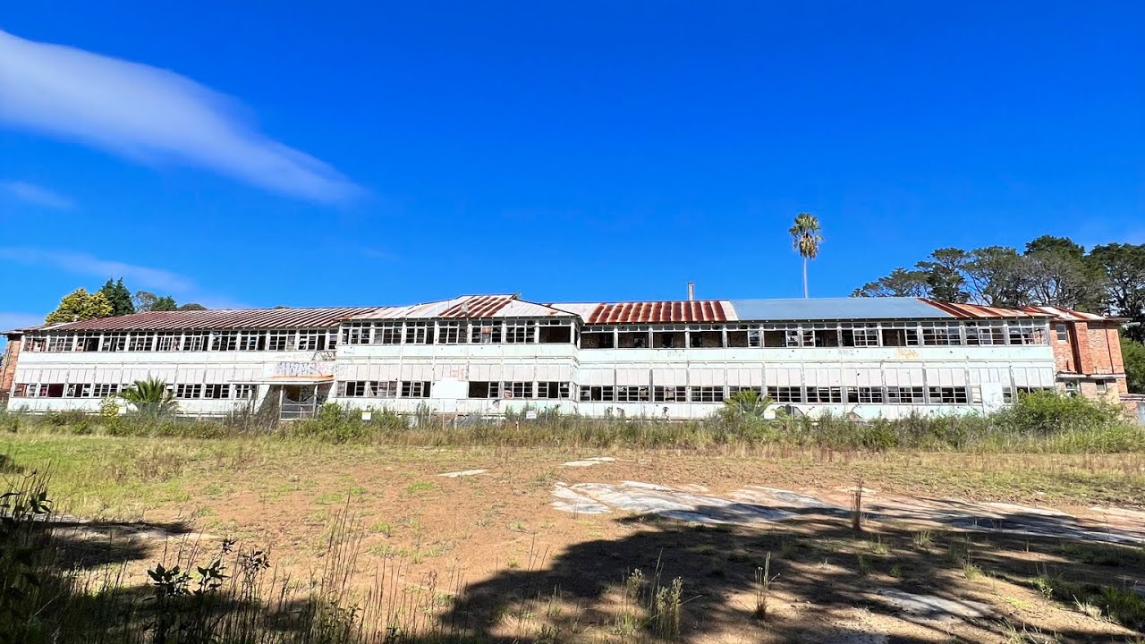 Abandoned sydney Hospital Explore Pt1 - YouTube