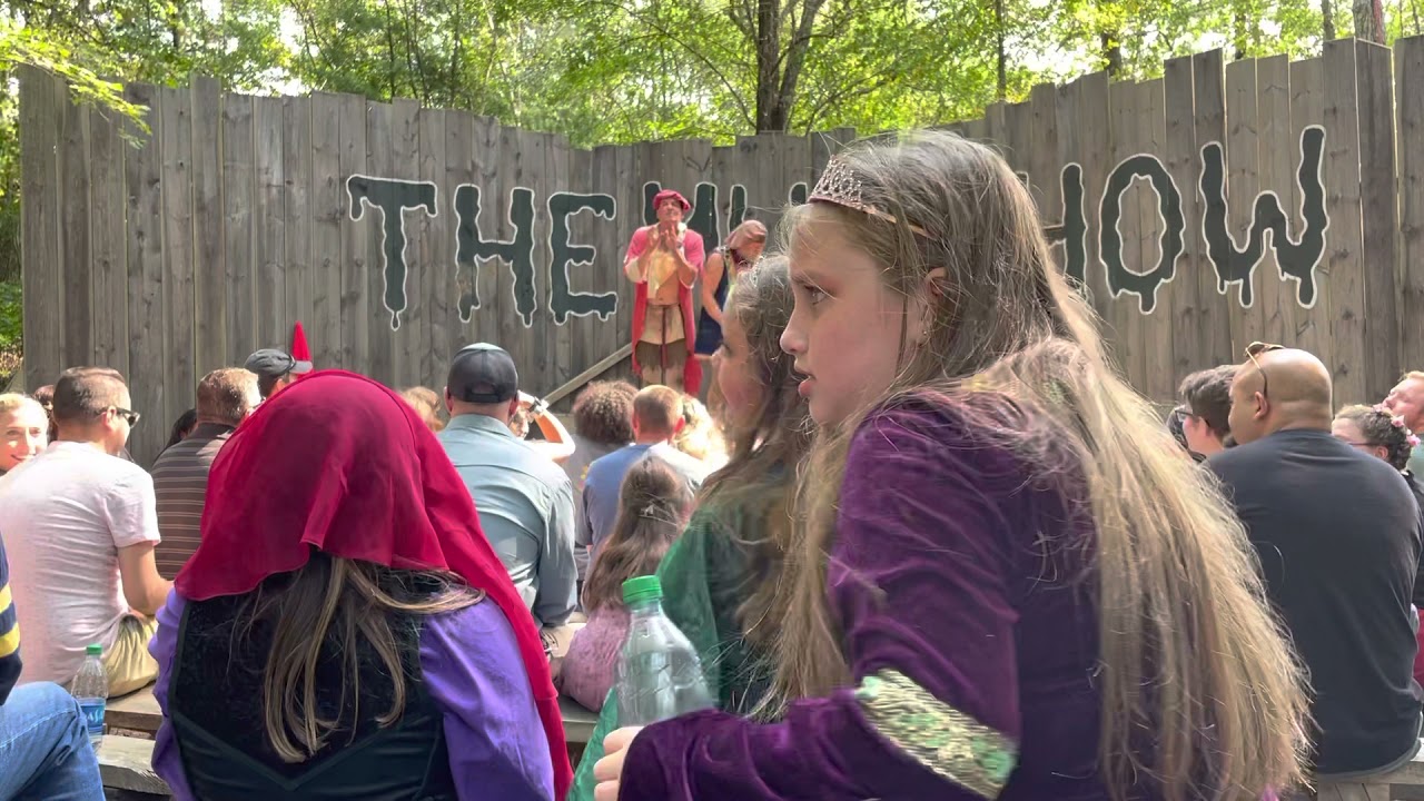 “The Mud Show” at King Richard’s Faire - YouTube