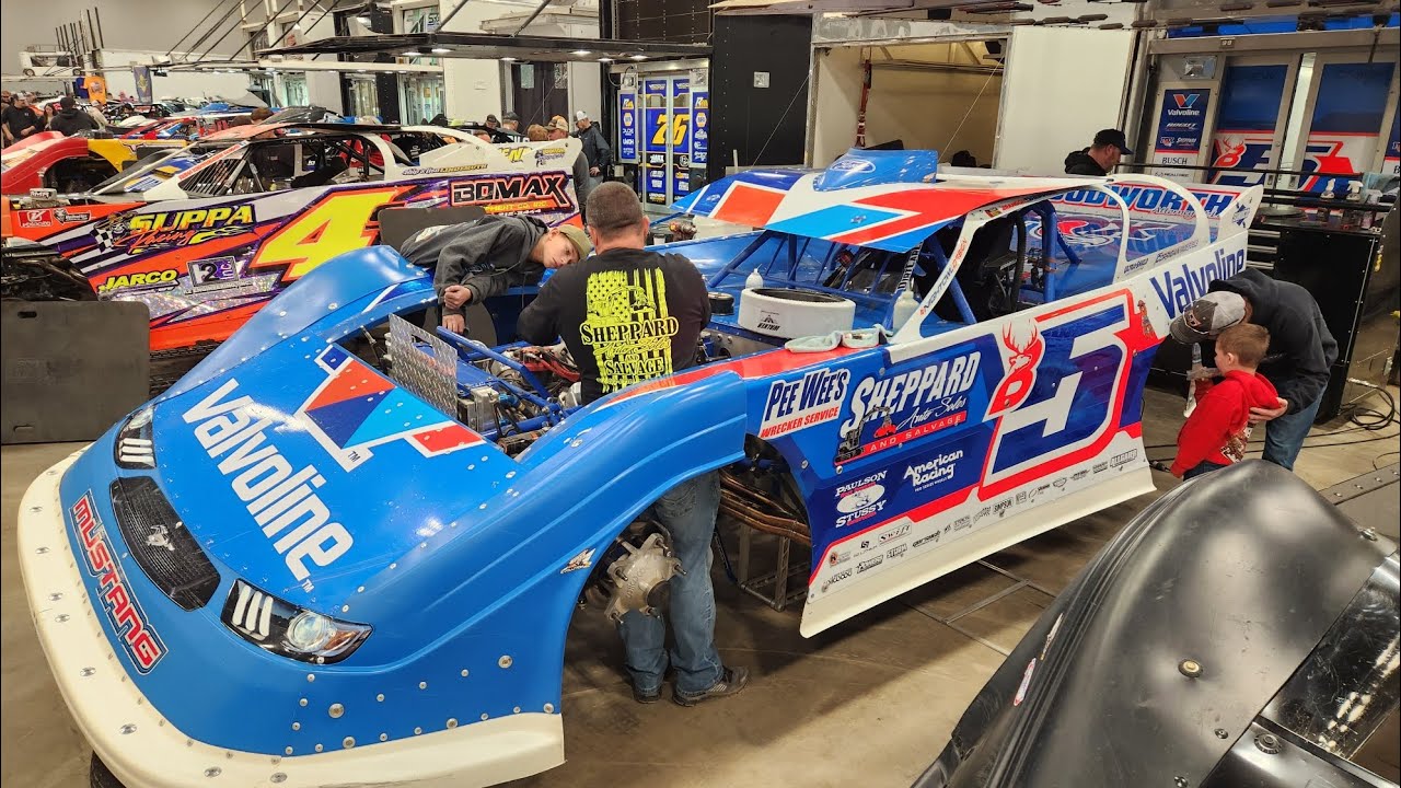 2024 Gateway Dirt Nationals St. Louis MO (Pitwalk and infield intro ...