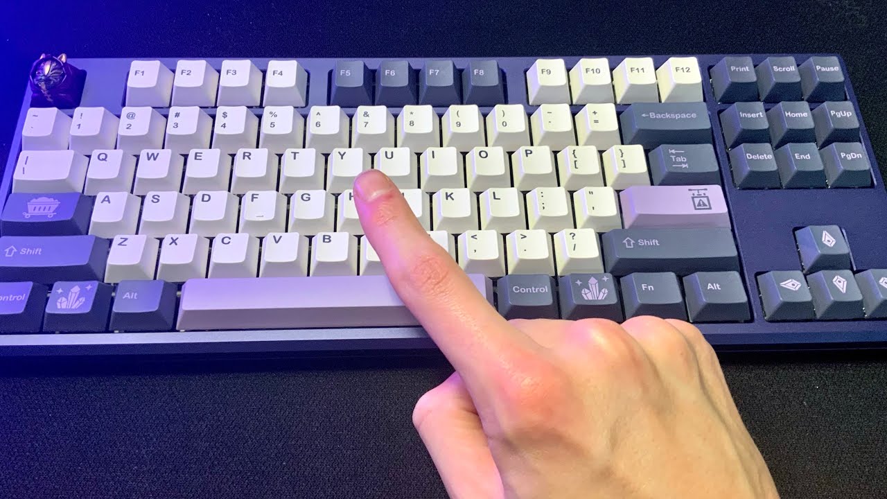 This is what a 600$ keyboard sounds like - YouTube