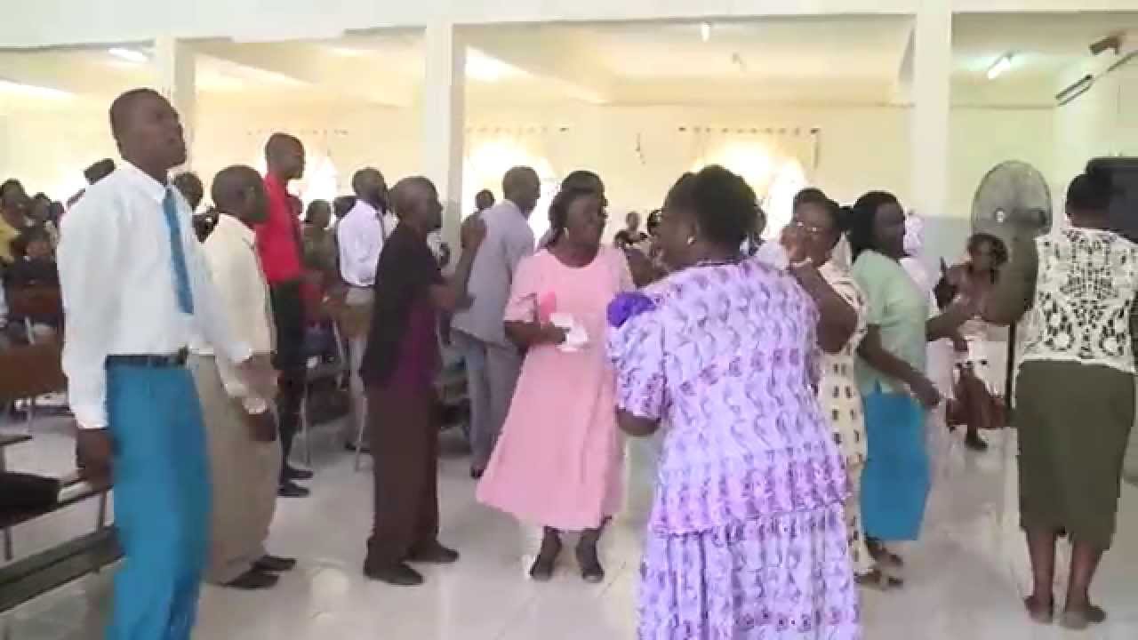 PRAISE & WORSHIP IN GEMEENTE GADO GENADE - YouTube