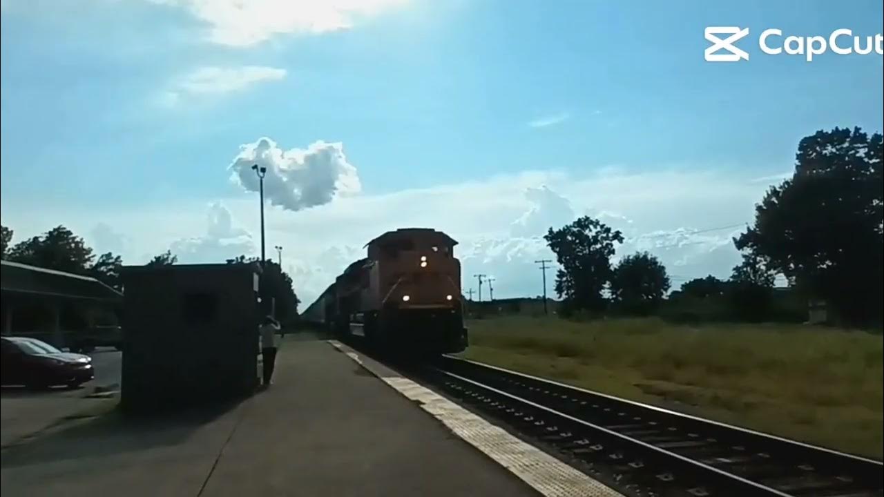 BNSF #9096 And UP #8875 Has A Sparta Remix - YouTube