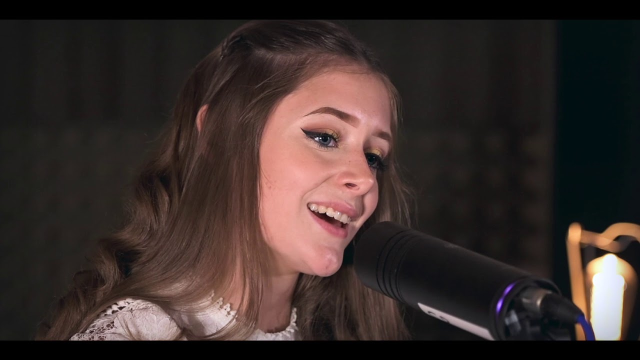 FLS: Aimee Smith performing 'Mark My Words' at Dubrek Studio's - YouTube