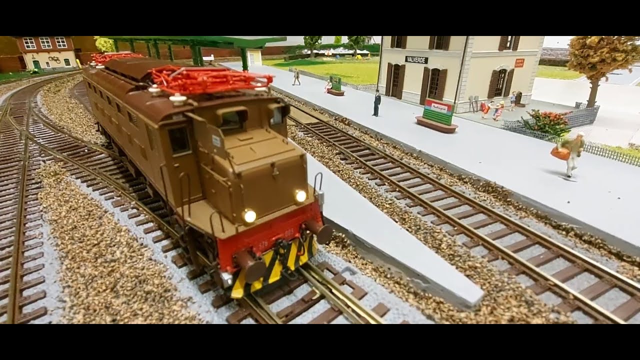 Rivarossi Hornby Electric locomotive Fs E 326.003 Digital + carrozze centoporte castano Isabella ...