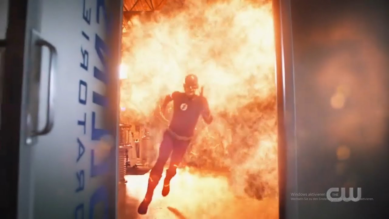 Flash 5x21 BARRY OUTRUNS THE EXPLOSION - YouTube