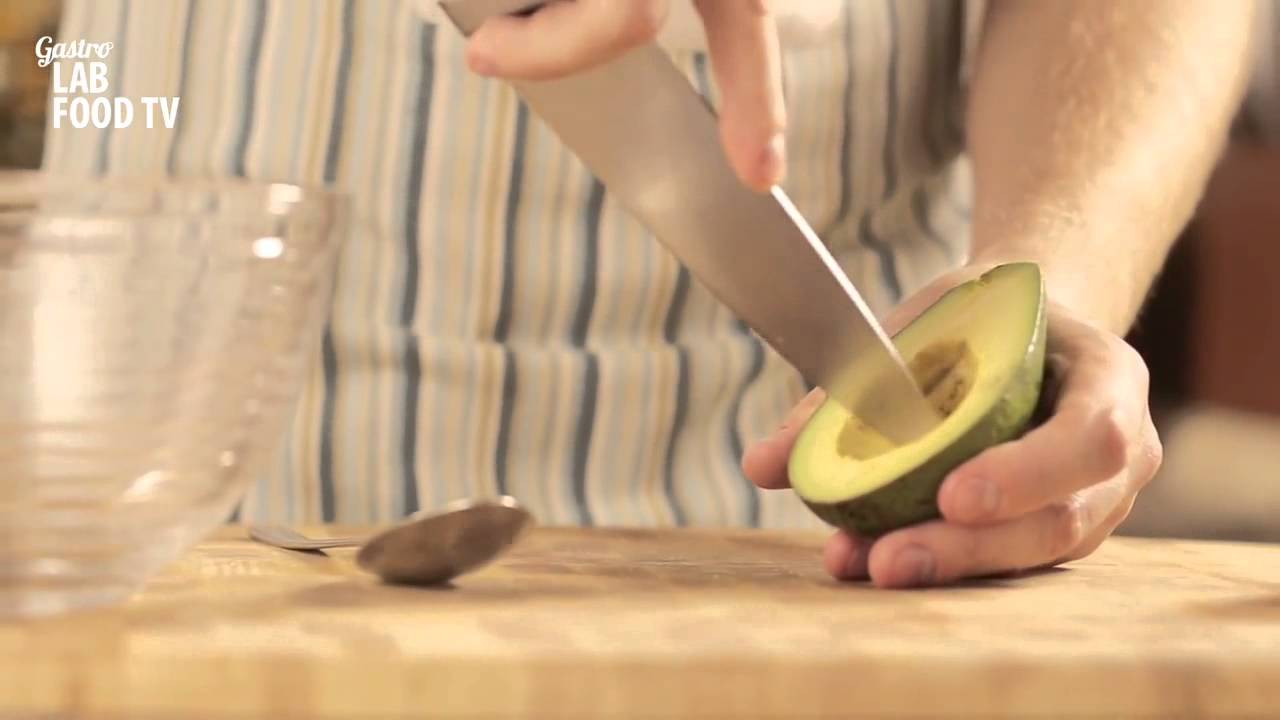 How to Peel Avocado Quickly and Correctly Basic Cooking Skills 1 - YouTube
