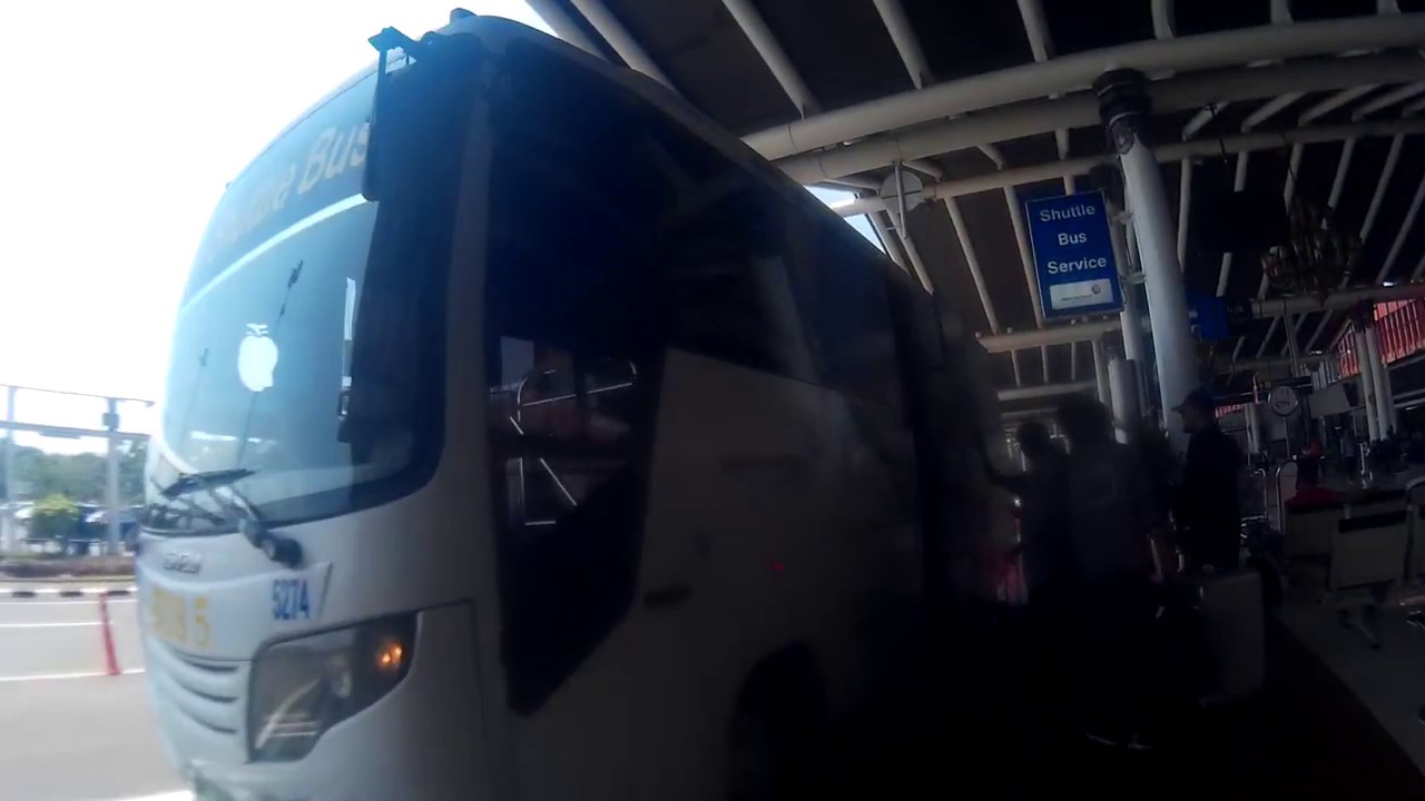 Shuttle Bus Antar Terminal Gratis Bandara Soekarno Hatta - YouTube