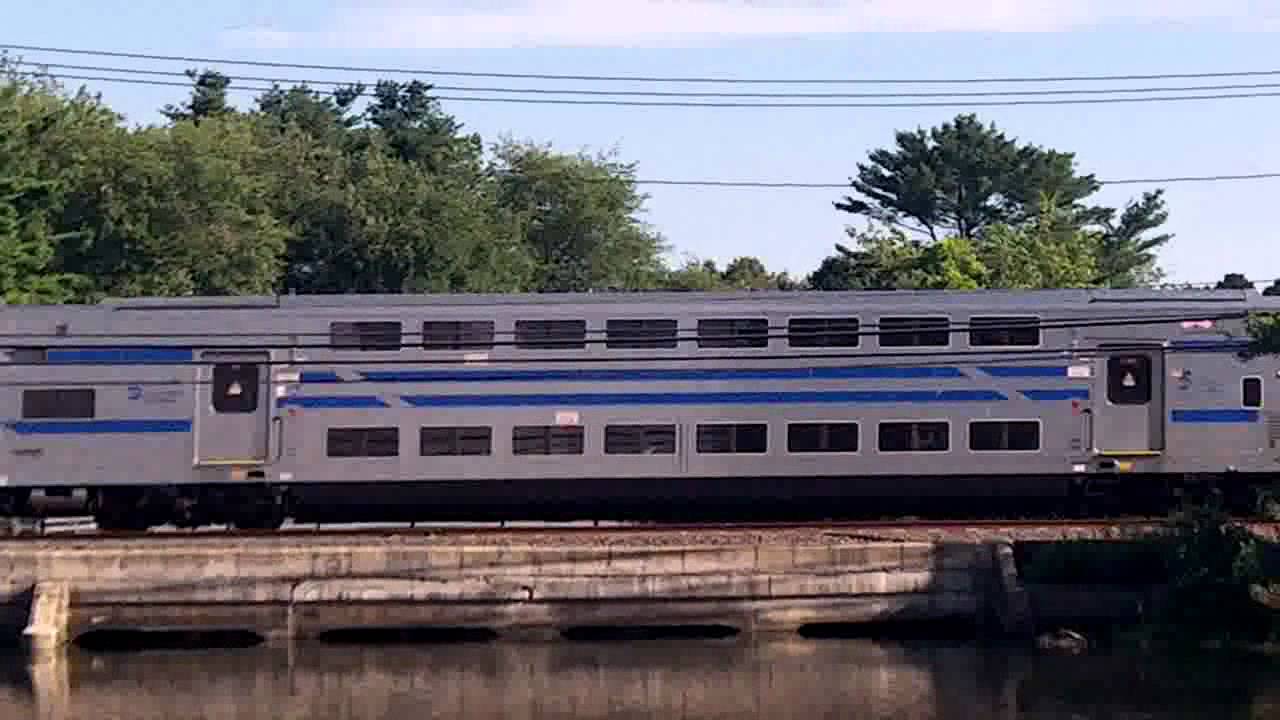 LIRR: #2798 Crossing The Bridge By The River @ Oakdale [HD] - YouTube