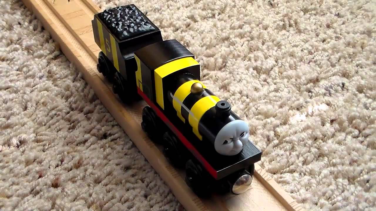 Thomas Wooden Railway Review: Busy as a Bee James - YouTube