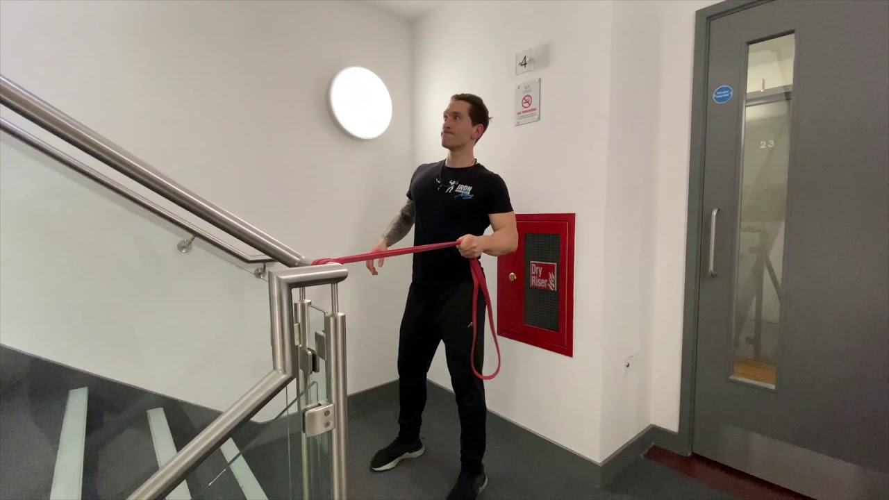 Pulley unilaterale con banda elastica - YouTube