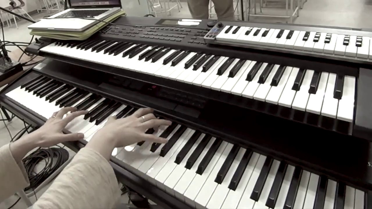 Risen / 이스라엘휴튼 / worship_keyboard / 찬양팀피아노반주 / ccm / perimusic - YouTube