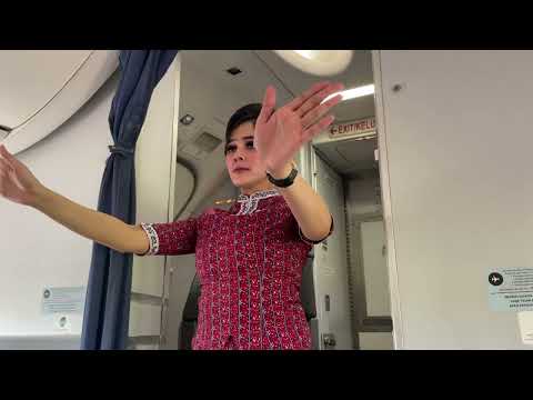 Lion Air Safety Demo by Beautiful Flight Attendant