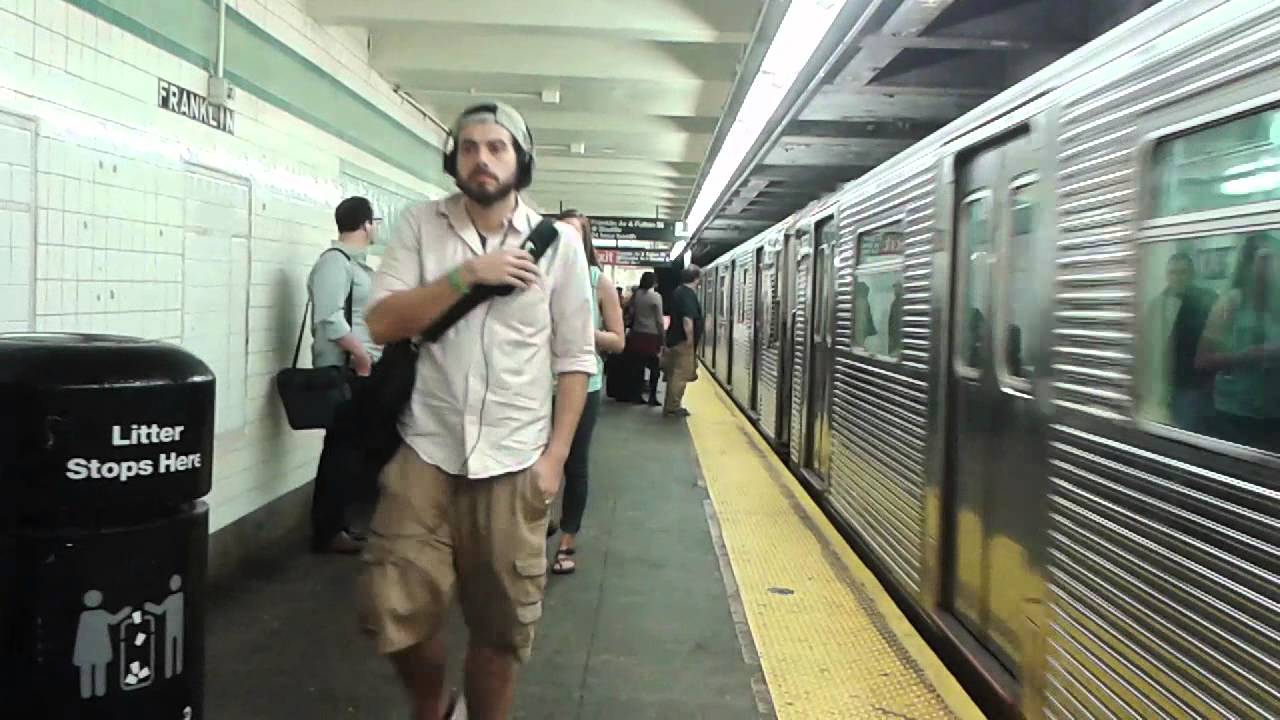 R32 C Train arriving at Franklin Avenue - YouTube
