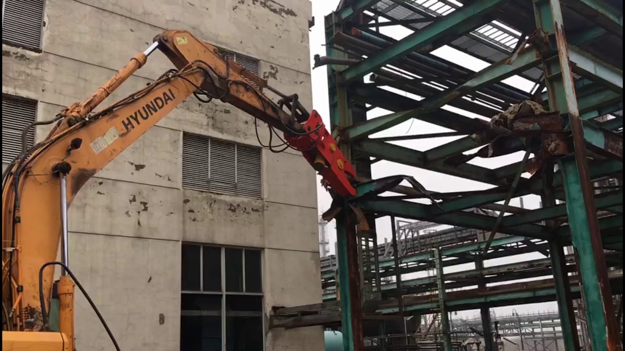 How to use construction machinery hydraulic demolition shear to cut off ...