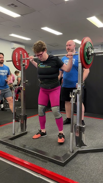 Bec B 100kg Squat - YouTube