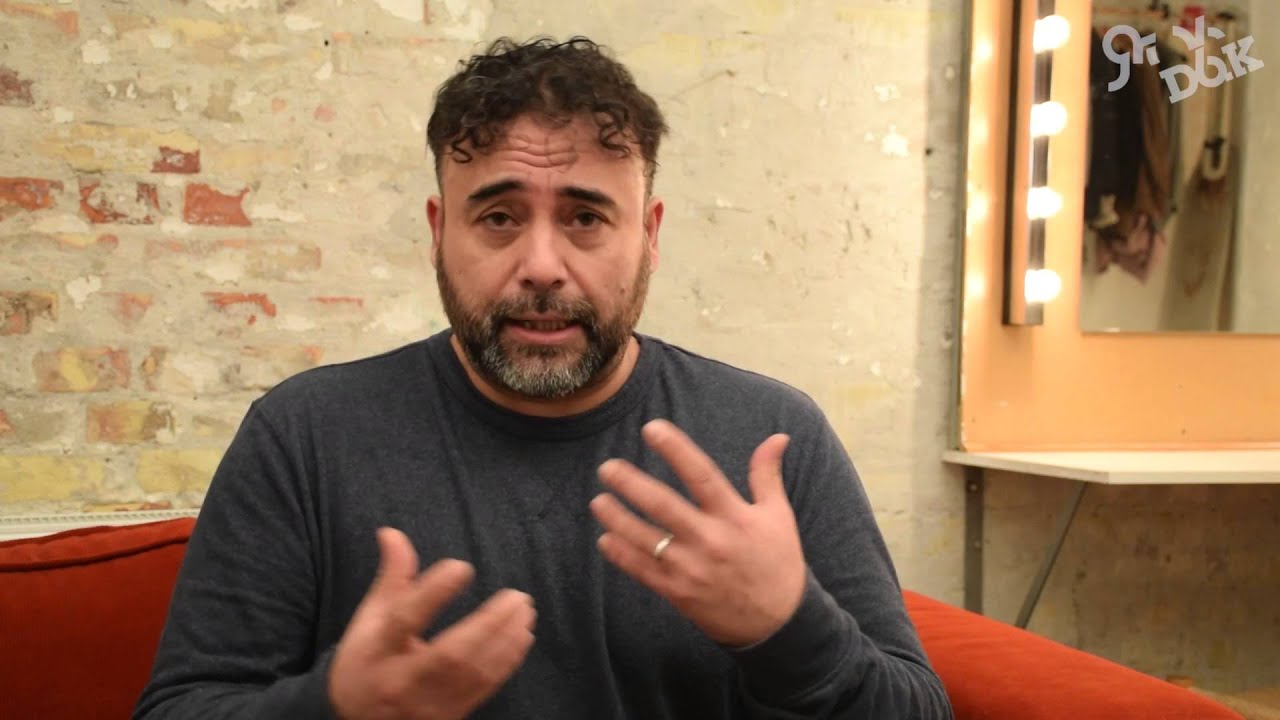Skuespiller Claudio Morales om JORDEN BRÆNDER - YouTube