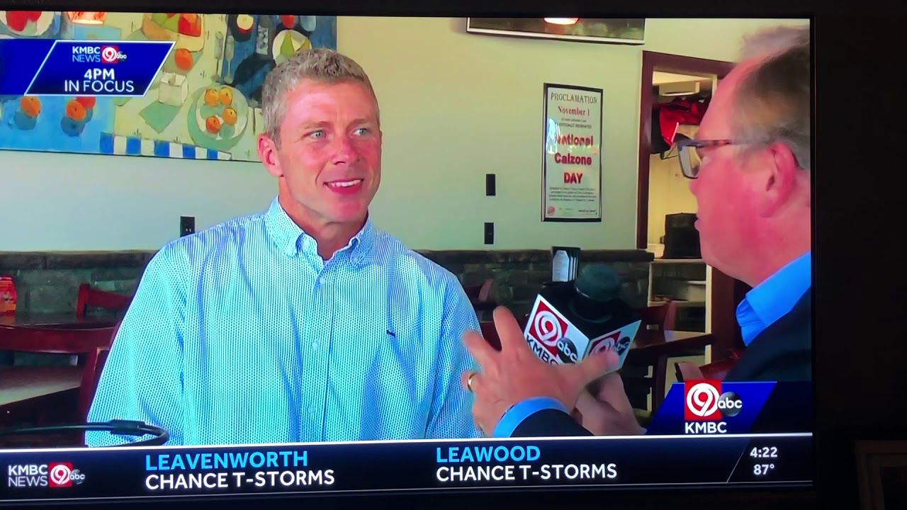 Minsky's Pizza Pushes the Boundaries with Beyond Meat Addition - YouTube