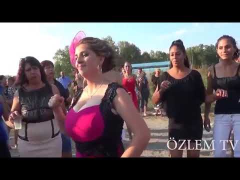 Roman düğünü Roman kızları güzel oynuyor