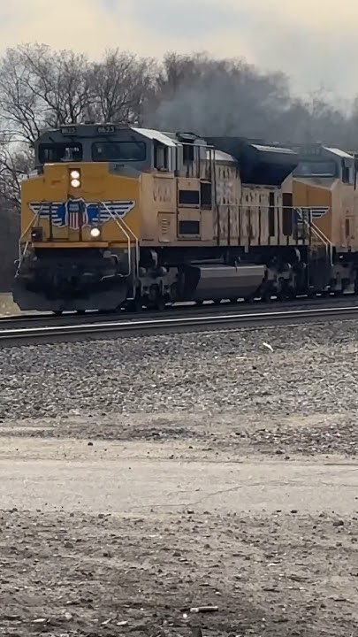 UP 8623 running full power notch 8 - YouTube