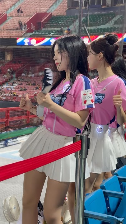 Unigirls趙娟週mimi(조연주)-三振舞pikki pikki dance #趙娟週 #조연주 #cheerleader - YouTube