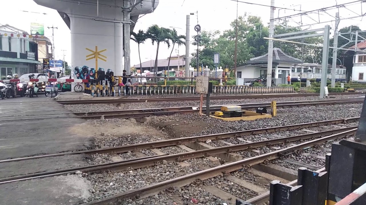 Ujicoba KRL KfW i-9000 (SF8) Part 2 - YouTube