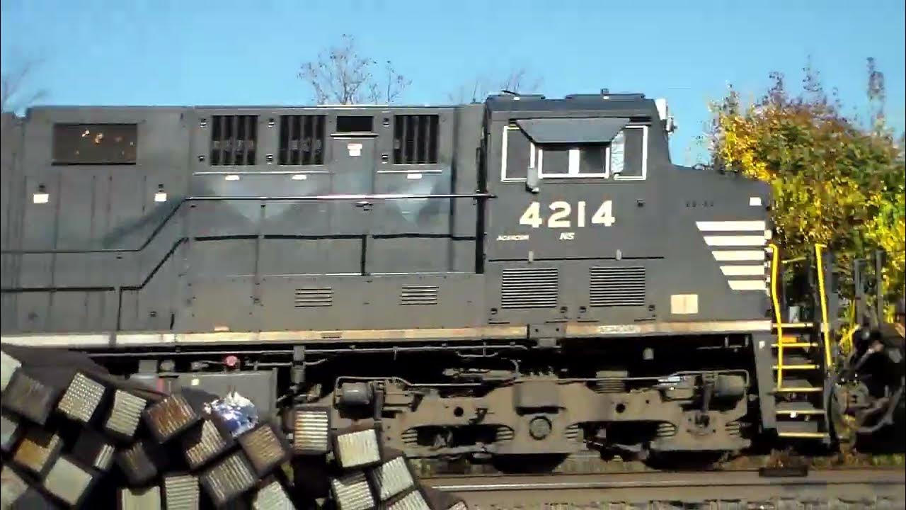 Stacker with NS 4228 as the leader - YouTube