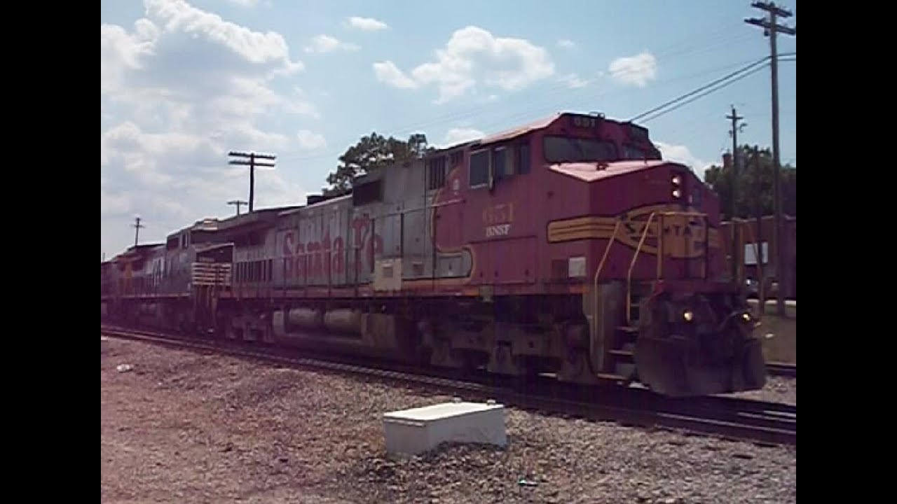 BNSF #651 WARBONNET NORFOLK SOUTHERN #8377 2SD UNIT IN HAMLET N.C. ON 6/16/14.....VIDEO #304 ...