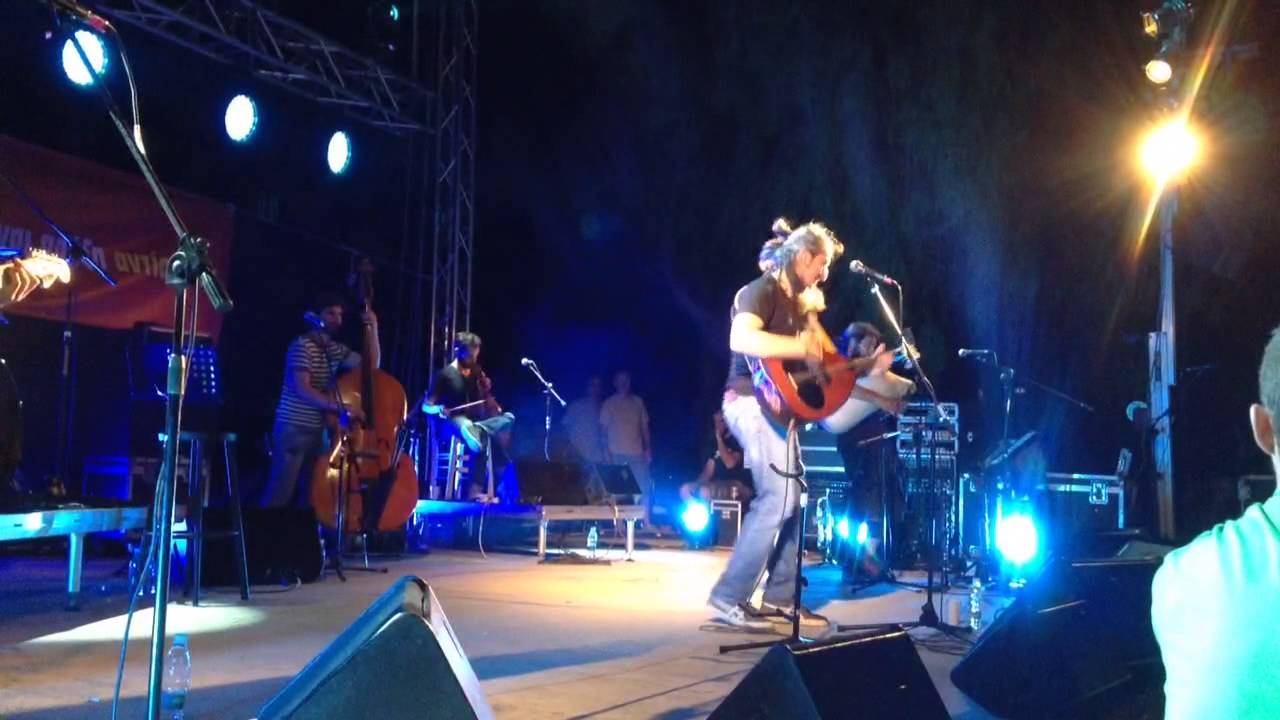 Πέρα στου χωριού τη βρύση(Ικαριώτικος)-Γιάννης Χαρούλης (Αρχαία ...