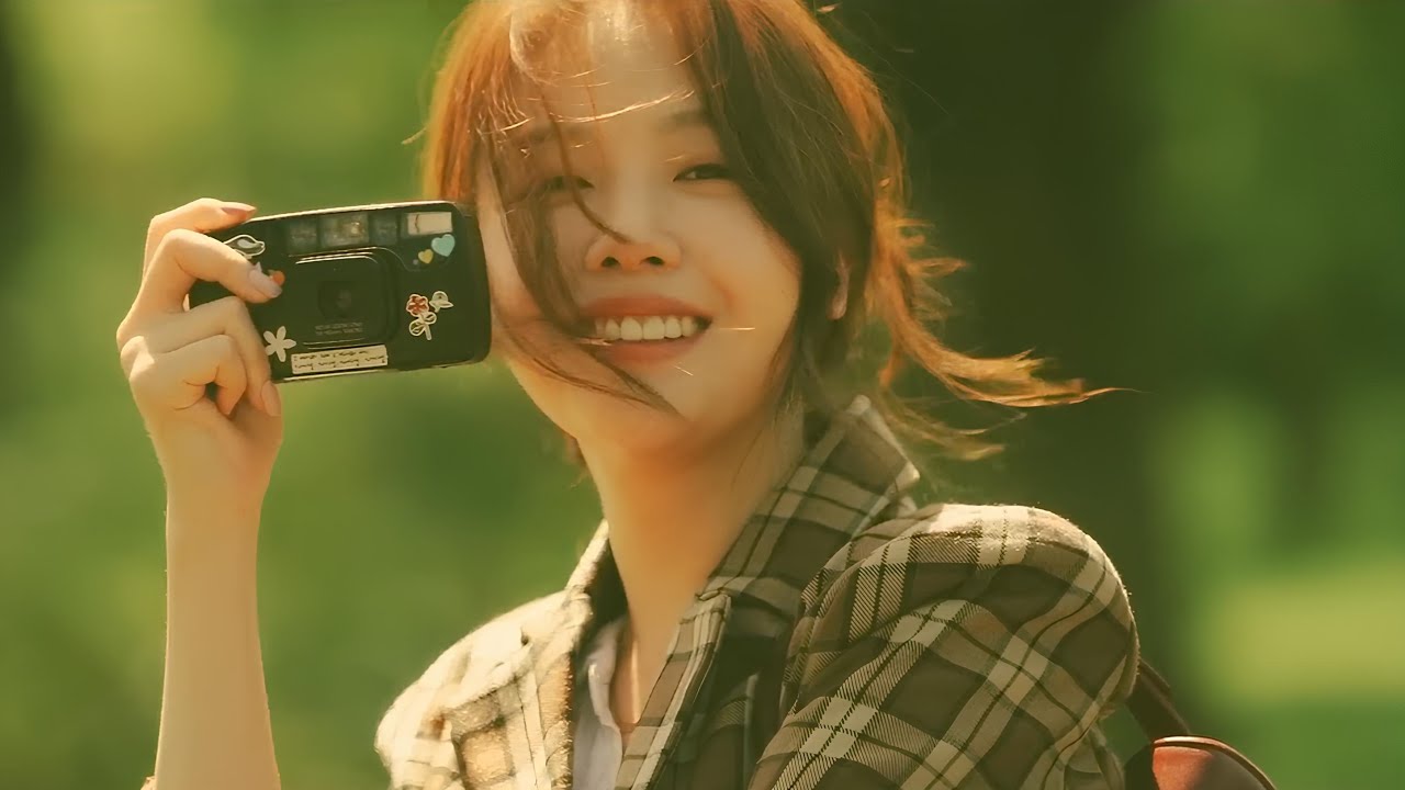 Bang Min-ah Korean Music Video | [MV] 알게모르게 - 민아 | Minah 민아 - YouTube