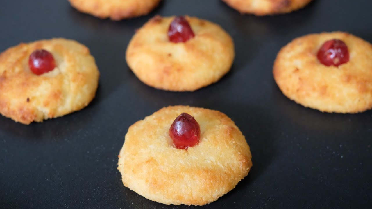 Eggless Macaroon | Coconut Macaroons | How to make Easy 2 Ingredient ...