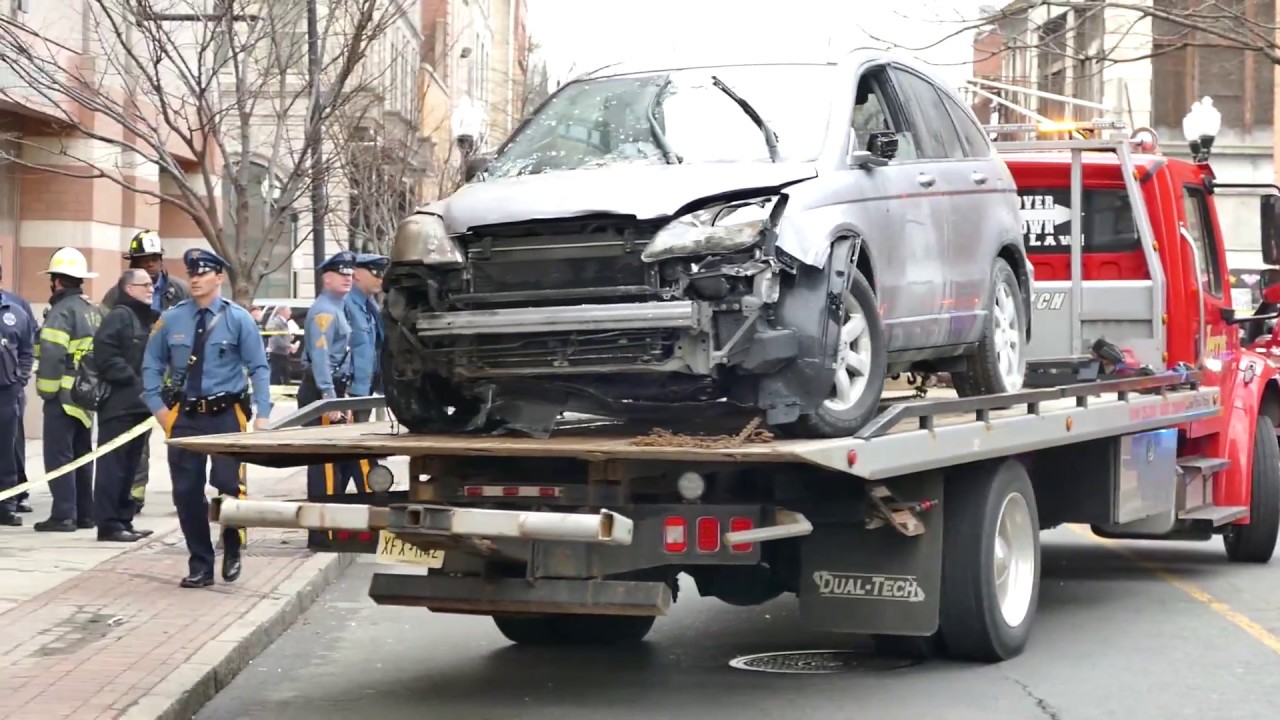 Car crashes through DMV window - YouTube