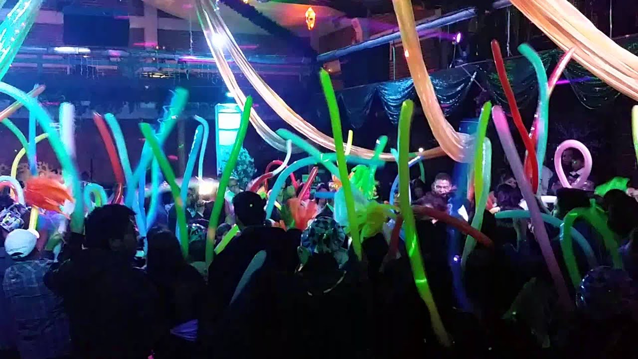 Salon El Potrero Batucada Tipo antro - YouTube