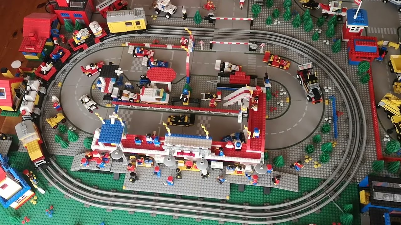 Lego 12v Train: Lego freight train 7735 with tank wagon 7813 in the ...