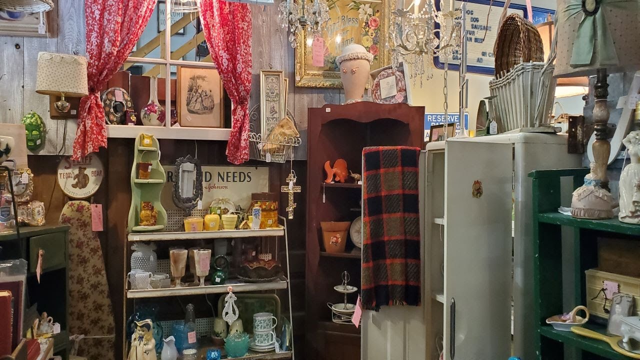 TOUR a Vintage Home Decor Shop with me! | Antiques, Vintage and ...
