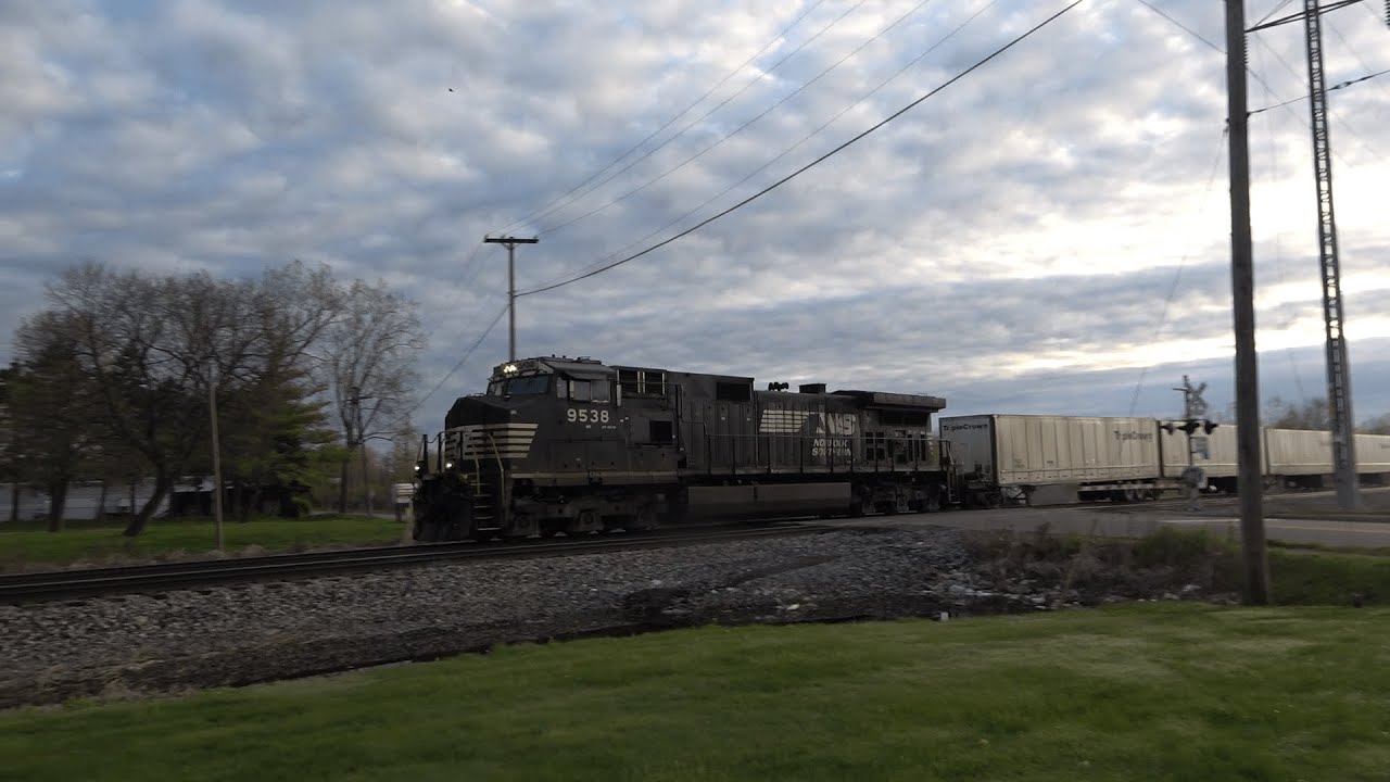 Railfanning around Metro Detroit, NS 255 during Day Time! CSX B523, CN ...