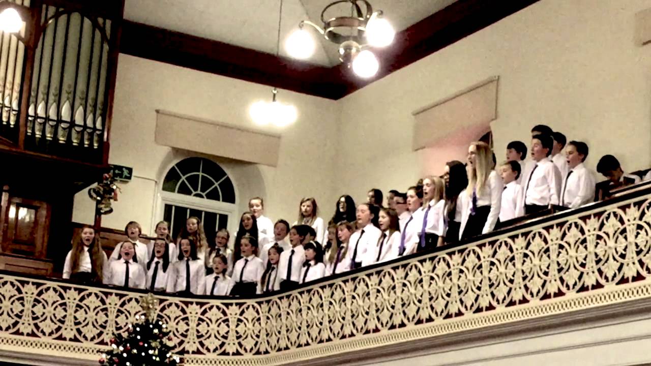 Byd yn Un (World in Union) - Llwyth y Llan - YouTube