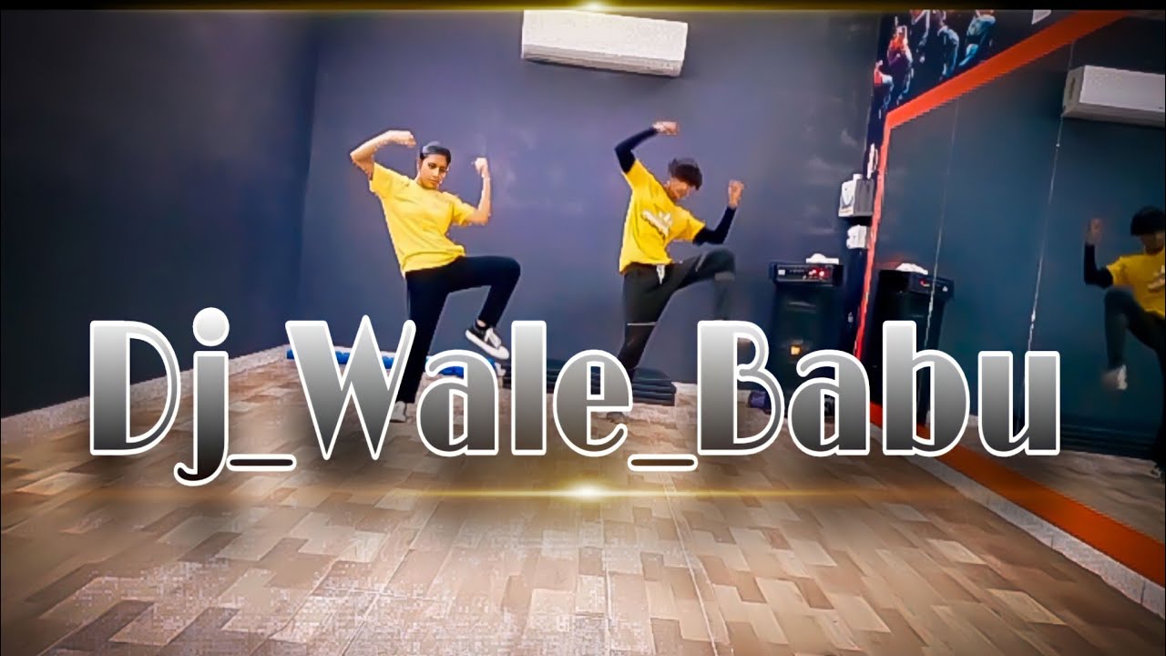 Dj_Wale_Babu_ #badshah ..HipHop Dance by #PAWANCROC_ & #RIYA_ official ...