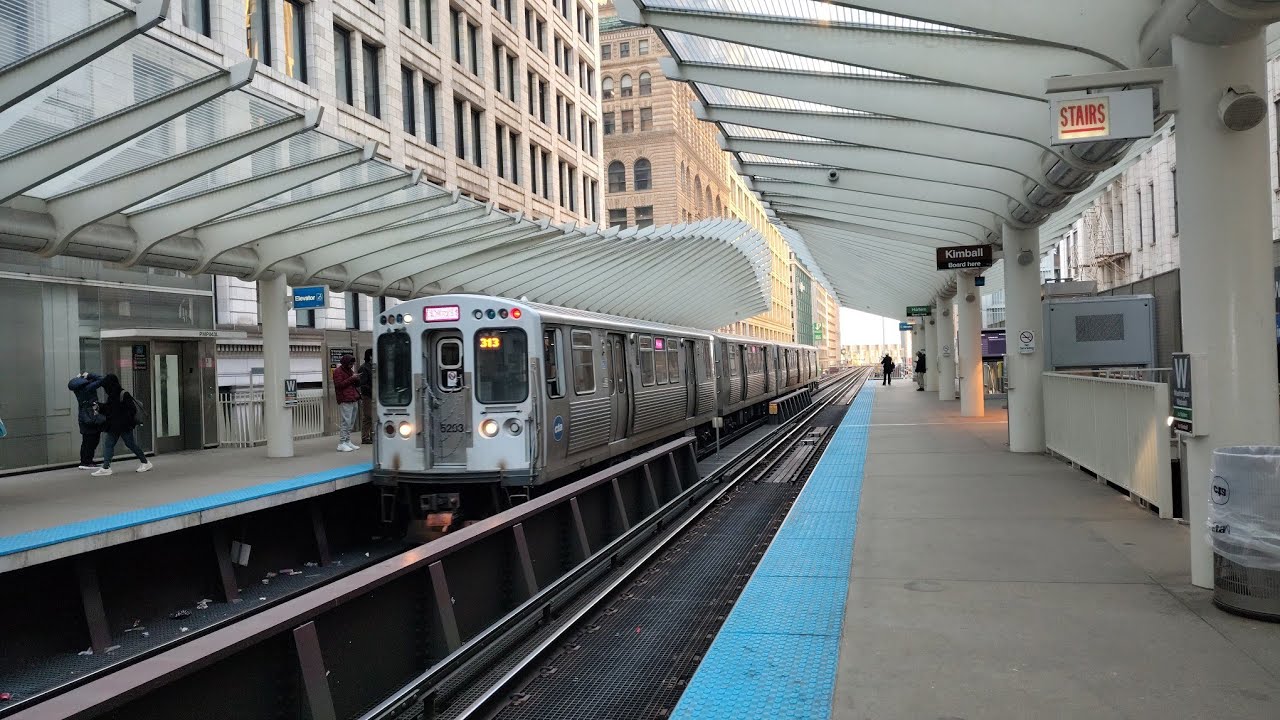 CTA Pink Line Train Run 313 arrives and departs Washington/Wabash ...