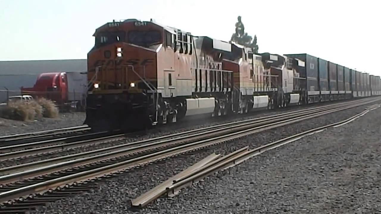 Amtrak #774, BNSF 7706 E, BNSF 6541 W @ Santa Fe Springs [HD] - YouTube