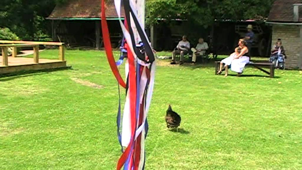 Three Spires Morris at Mary Arden Museum - Hindley Circle Dance - YouTube